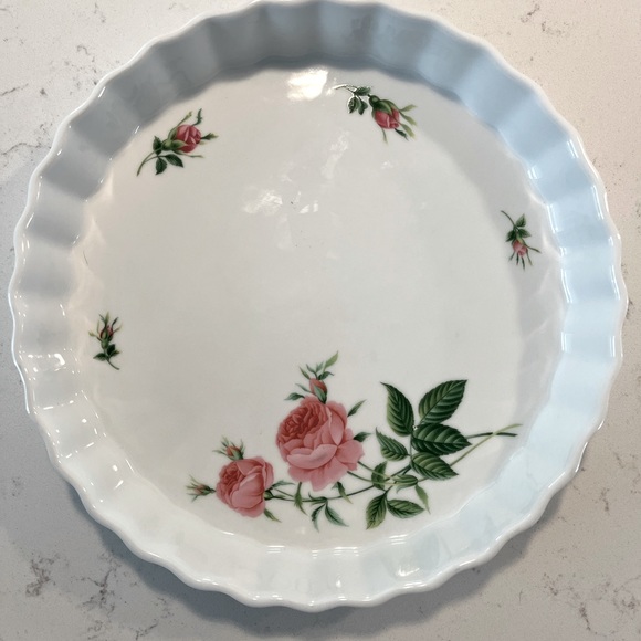 Christineholm | Kitchen | Christineholm Ceramic Rose Quiche Dish | Poshmark